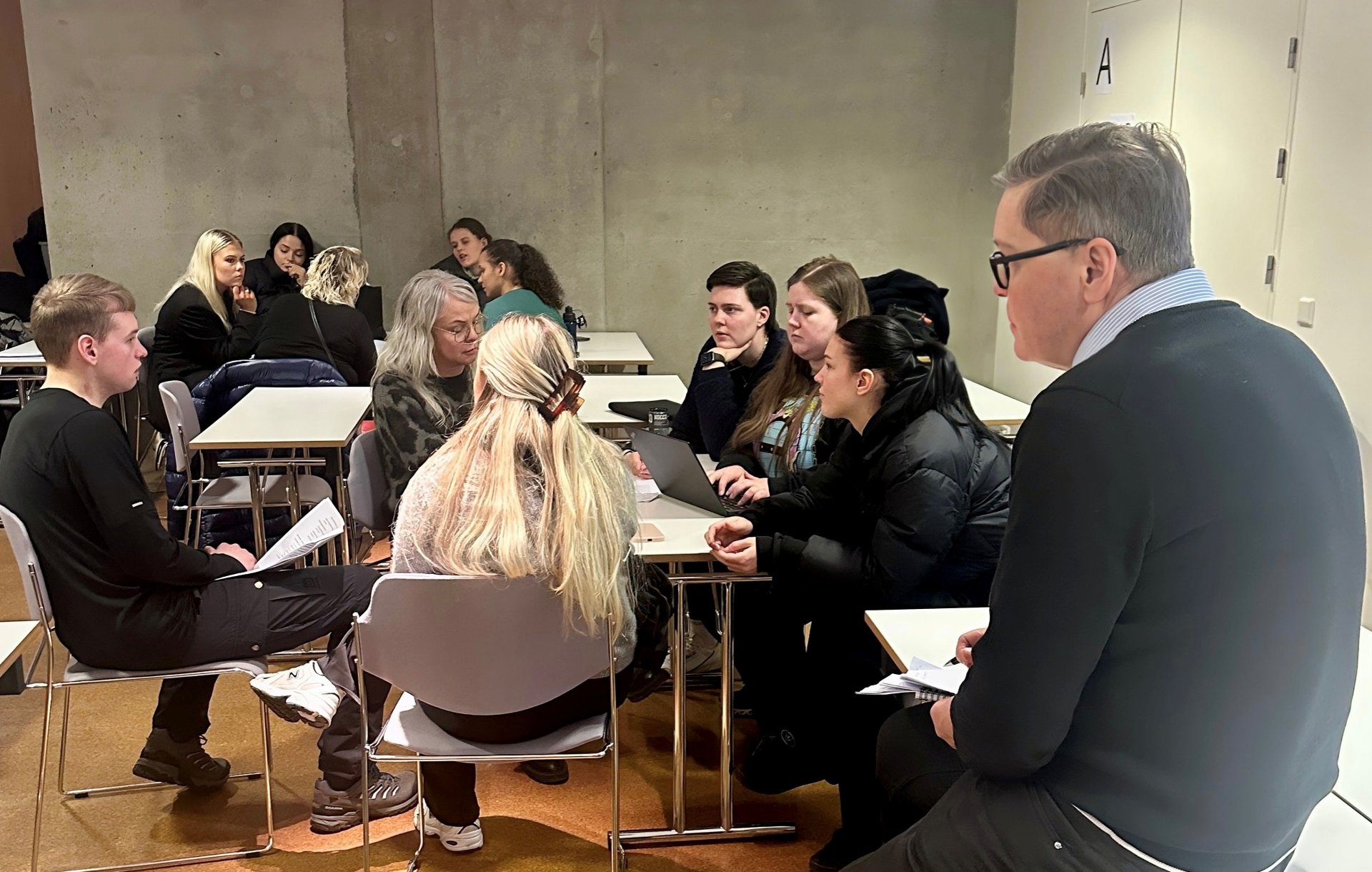 Landinn heimsækir lögreglufræðinámið á Akureyri | Vikublaðið